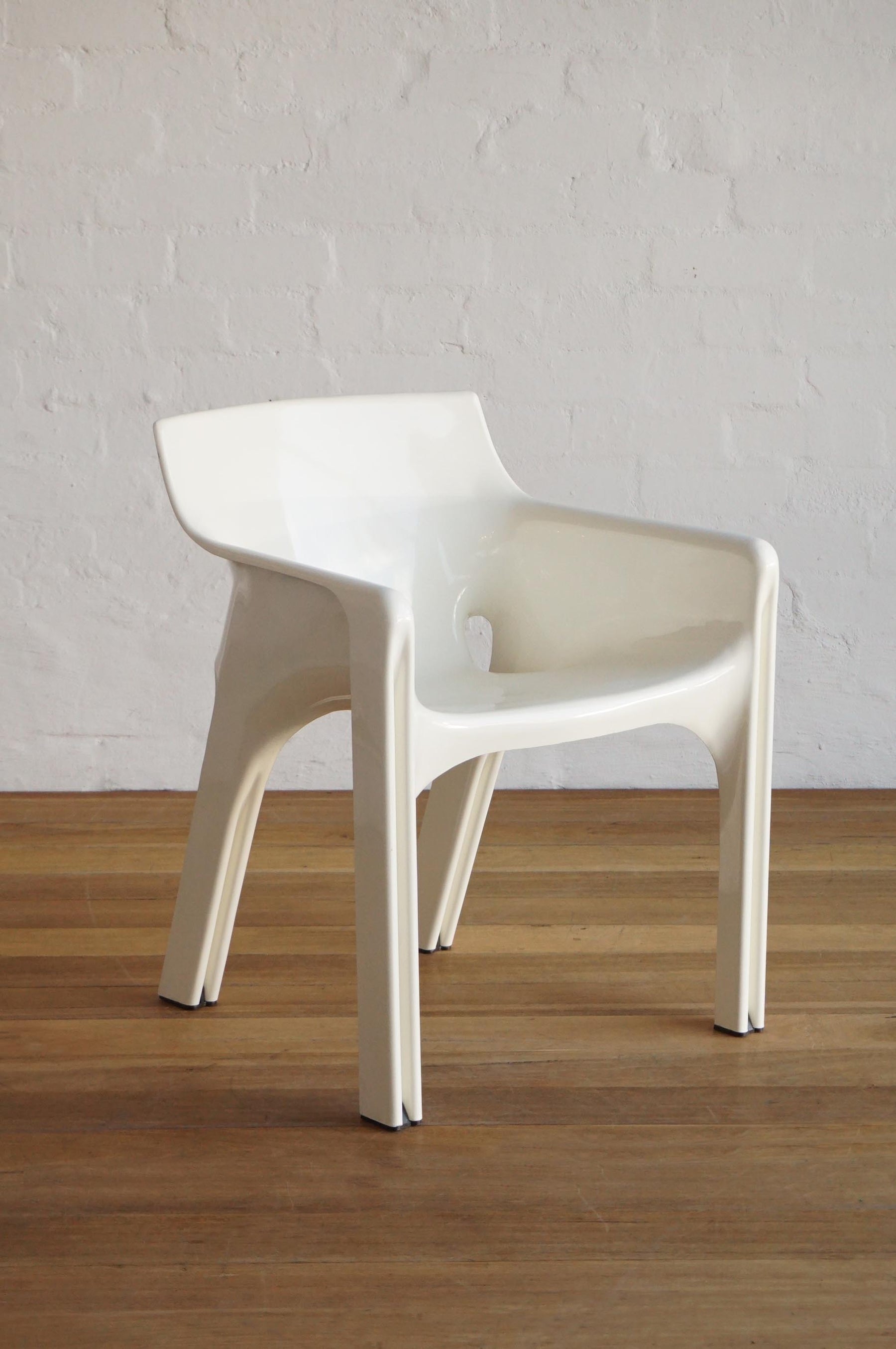 Lounge Chairs – Angelucci 20th Century